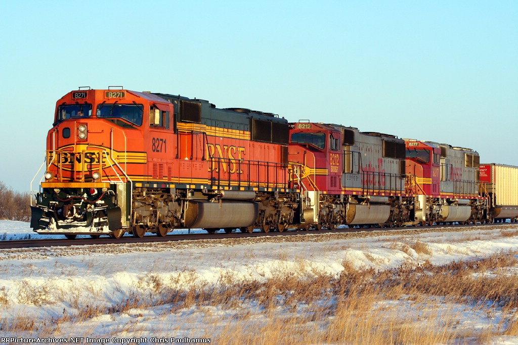 BNSF 8271